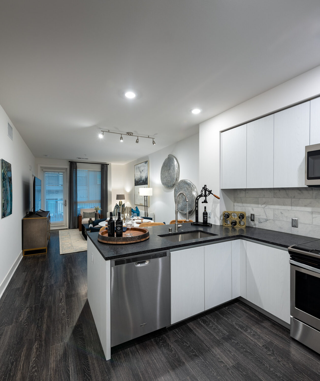 Gallery | Bell Warner Center | High-End Apartments
